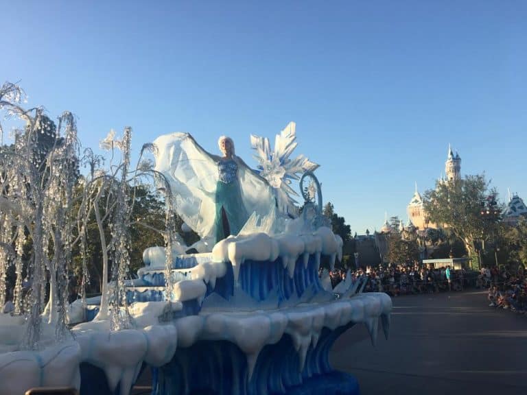 Christmas Snow at Disneyland Resort! - The Happiest Blog on Earth