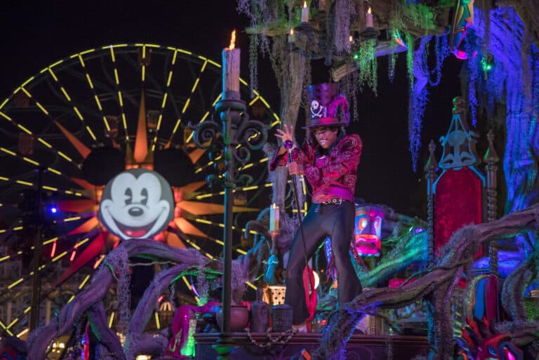 Frightfully Fun Disneyland Parade | The Happiest Blog on Earth
