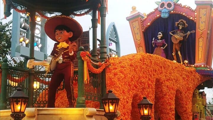 Disneyland Parades Seating Guide for the Best View