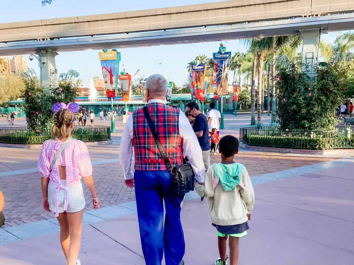 Disneyland VIP Tour: What's It Like? - The Happiest Blog on Earth