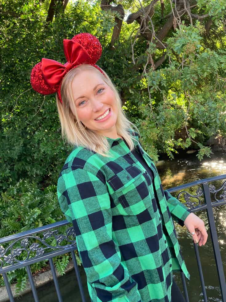 Meet Jessica Sanders at The Happiest Blog on Earth