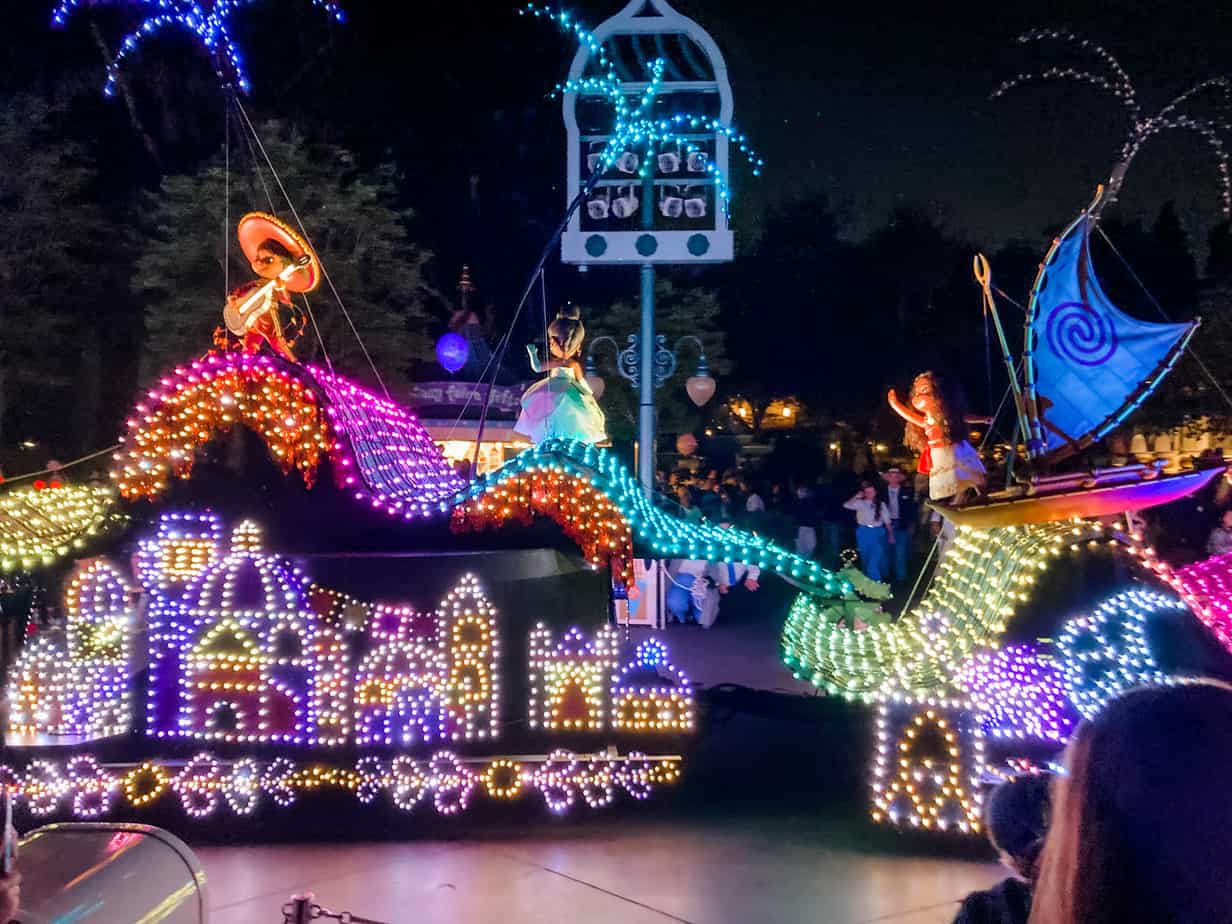 See All Of Disneyland's Nighttime Shows